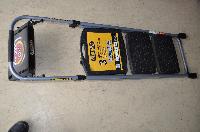 Gorilla Platform 3 Step Ladder with Paint Tray (Item# 33035) - GippsWares